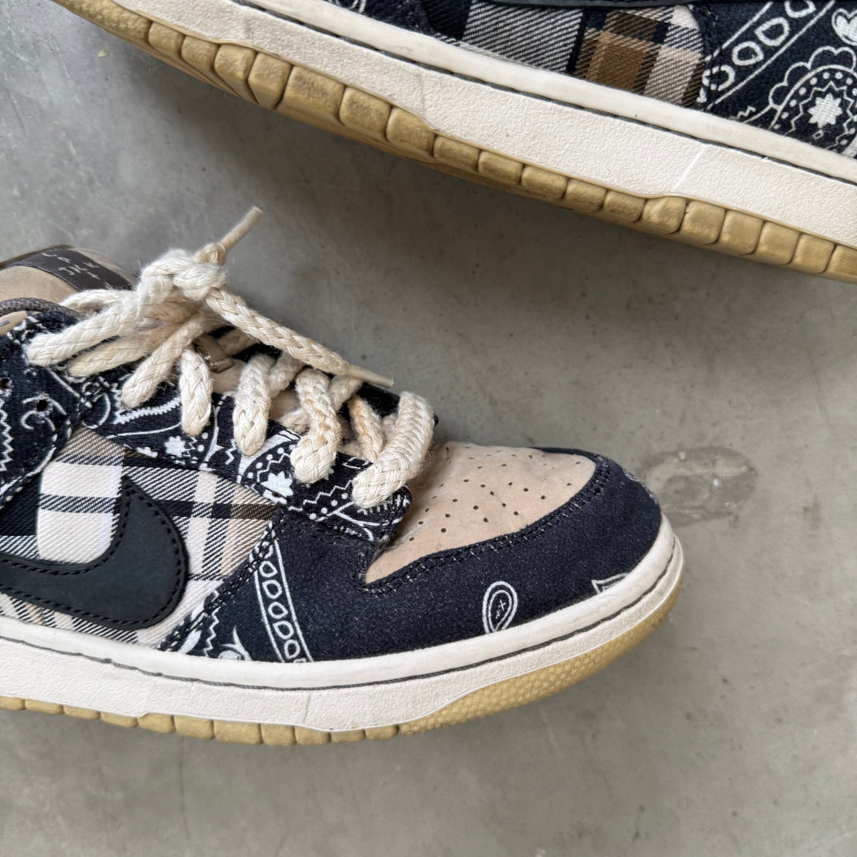 Travis Scott x Nike Dunk Low Premium SB US8 – Curated by Charbel