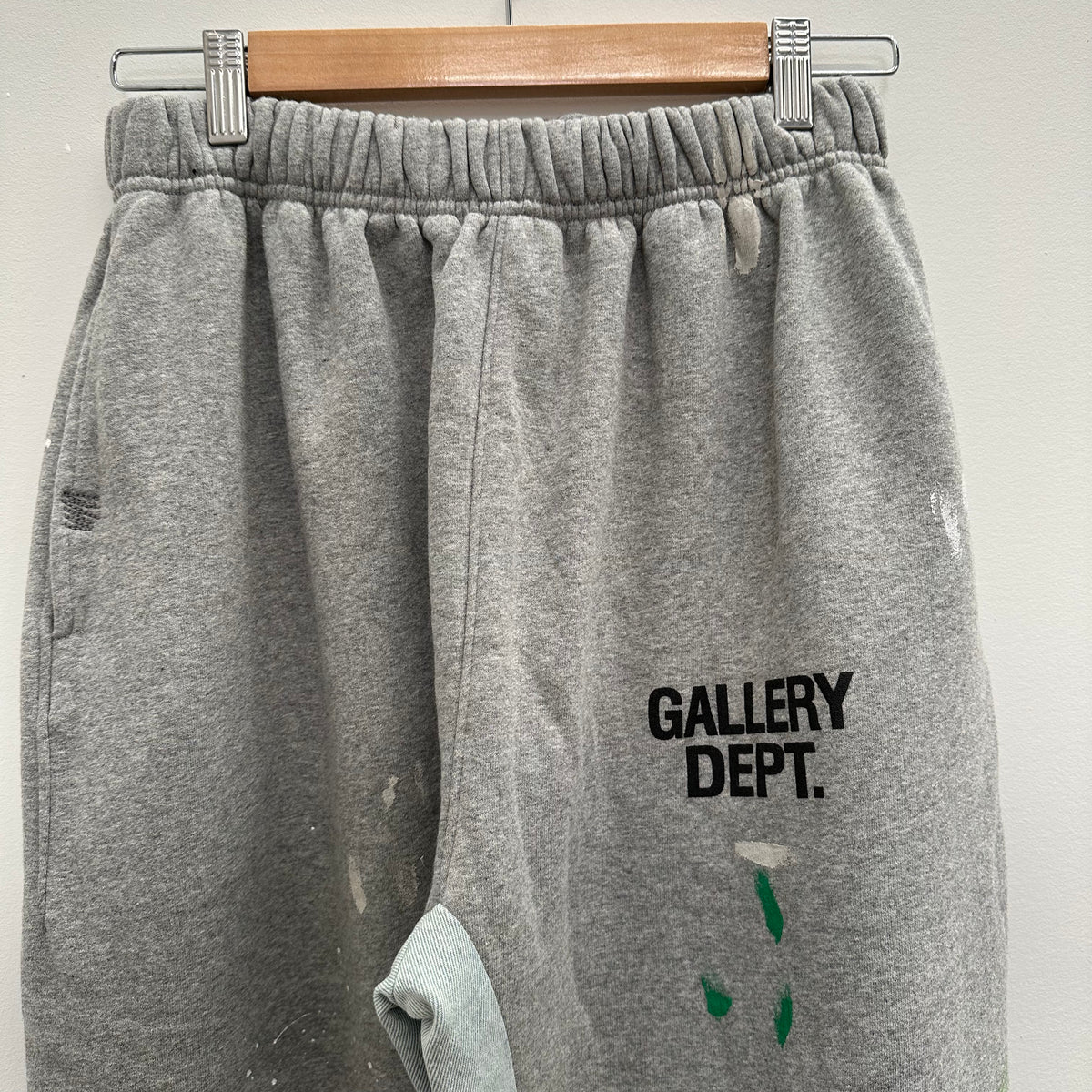 gallery-dept-grey-flare-sweatpants-size-large-curated-by-charbel