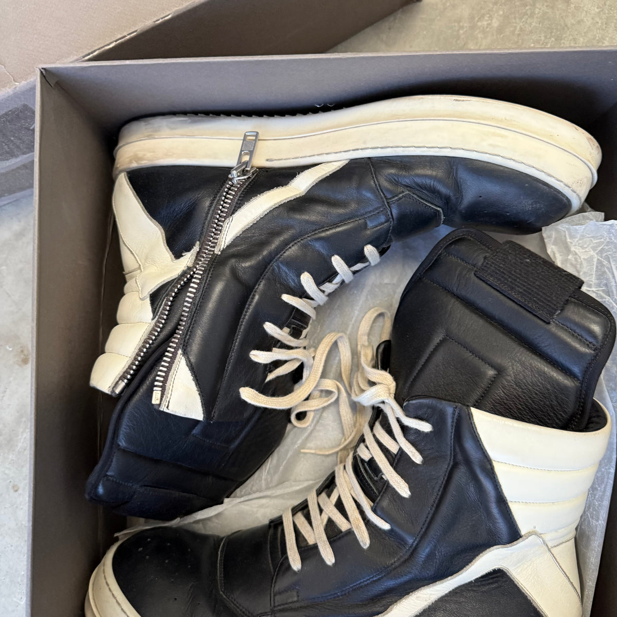 Rick Owens Geobaskets Two Tone Sneakers (EU45) – Curated by Charbel