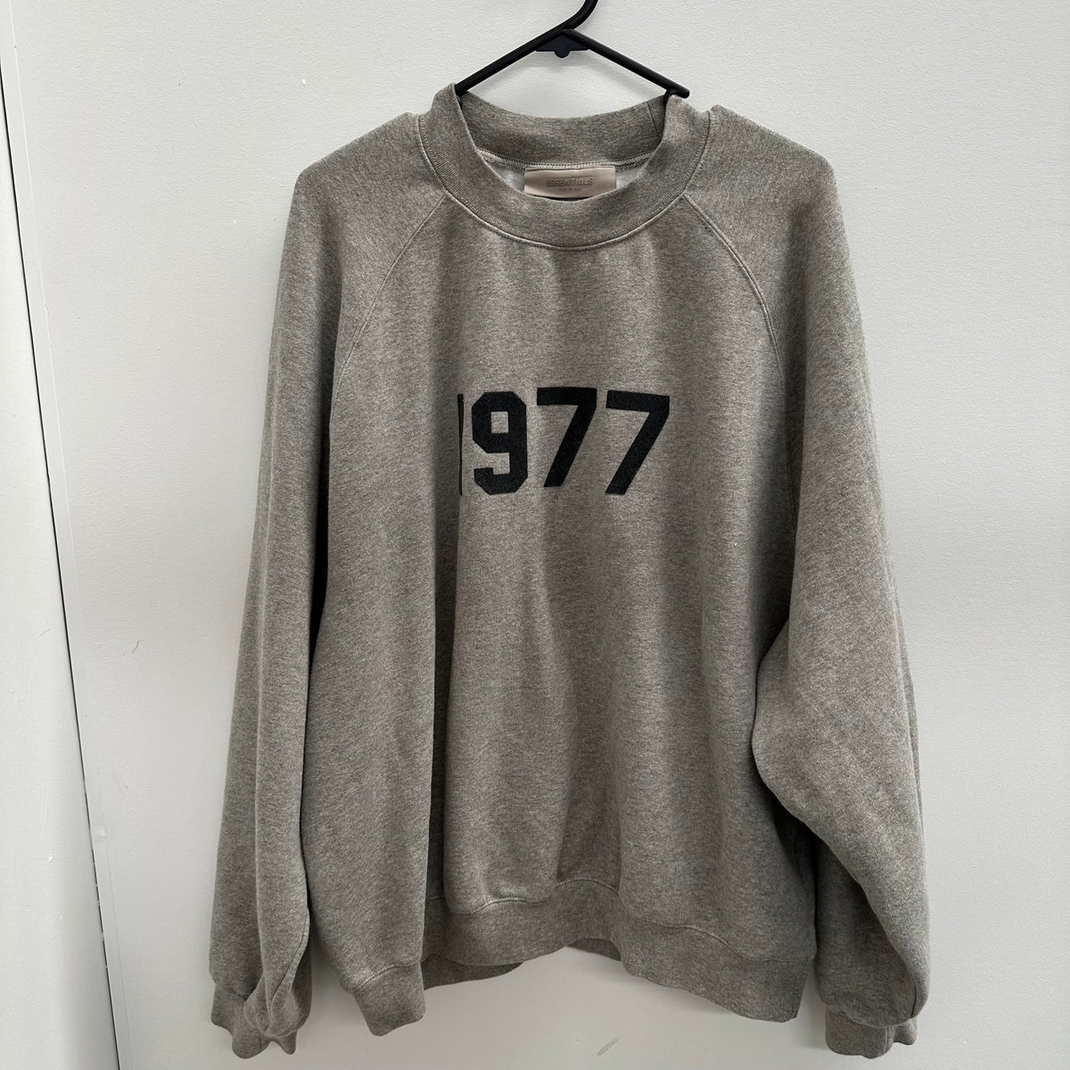 Fear of God Essentials 1977 Crewneck (Size L) – Curated by Charbel
