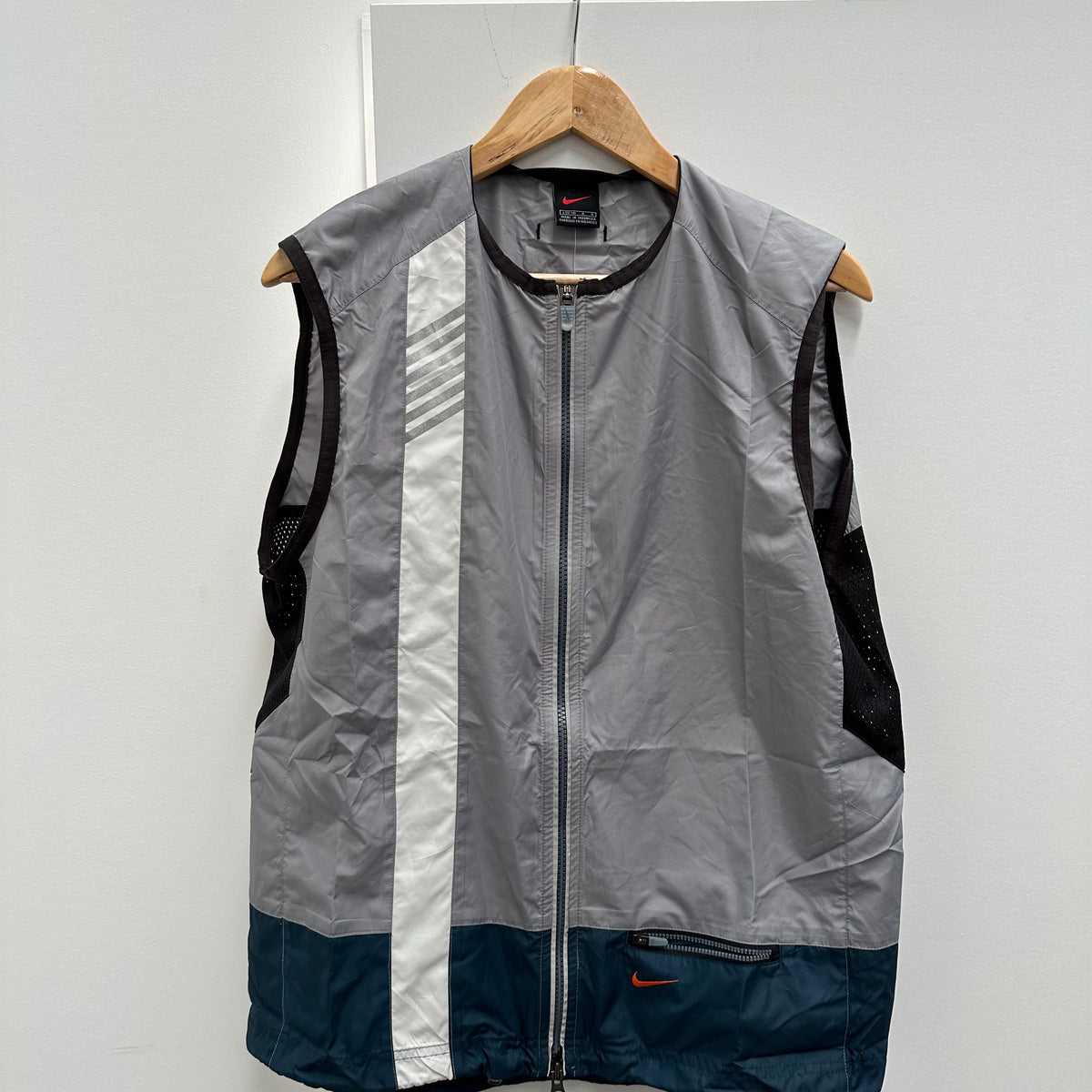 Vintage Nike Running Vest (fits Medium) – Curated by Charbel